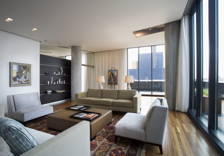 10 Creative Ways to Use Columns as Design Features in your Home