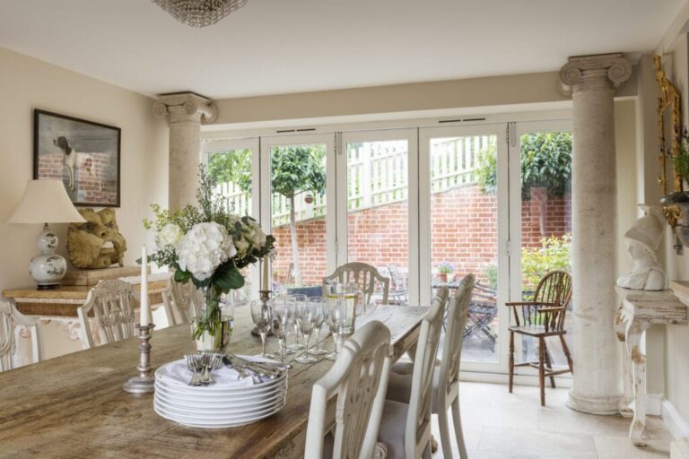 10 Creative Ways to Use Columns as Design Features in your Home