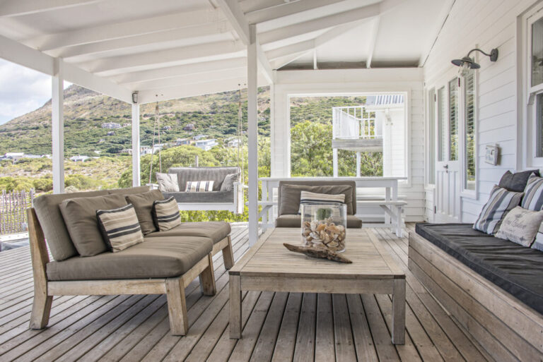 10 Creative Ways to Use Columns as Design Features in your Home