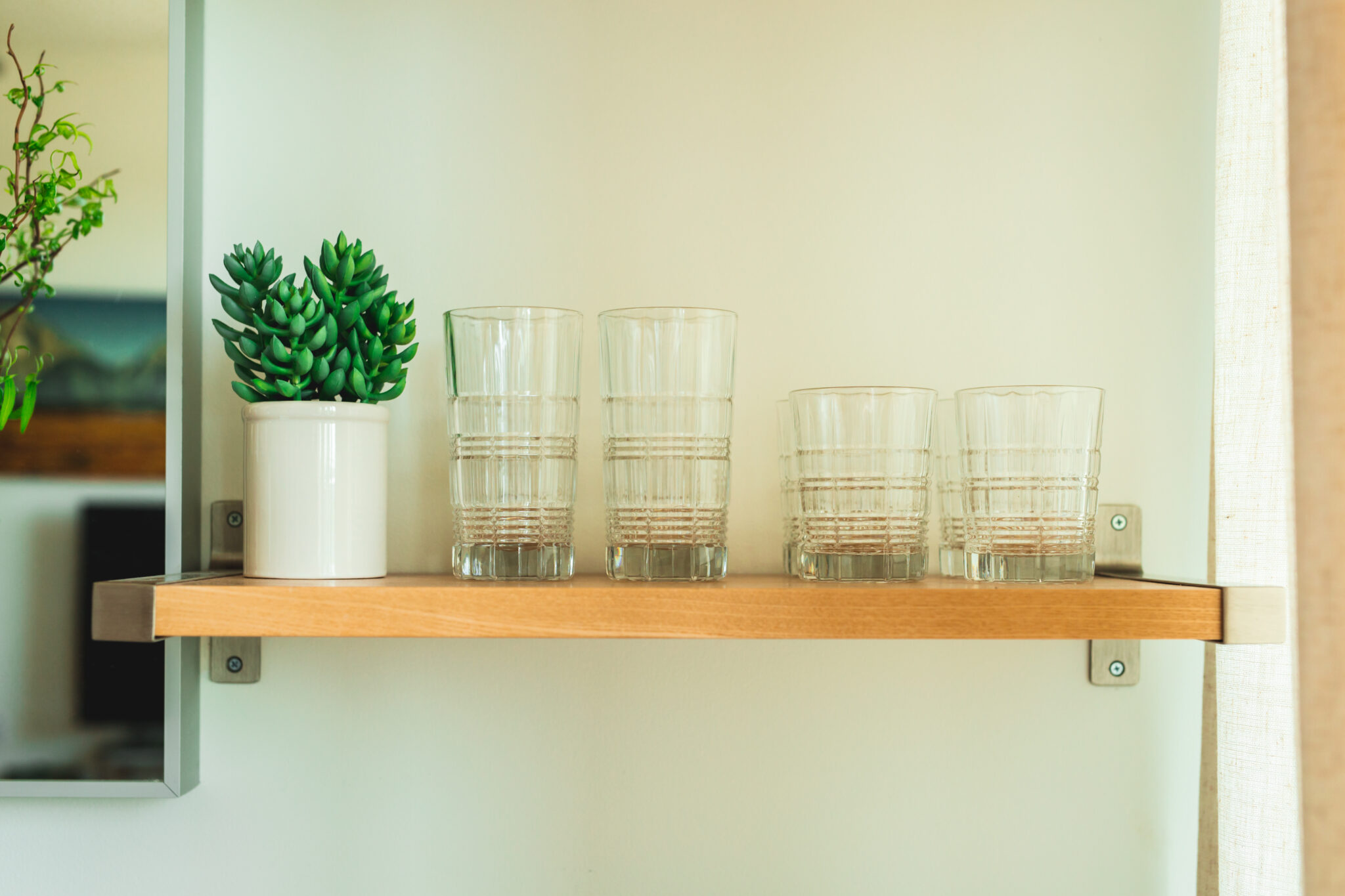 How to Achieve (and Love) Open Shelving in Your Kitchen