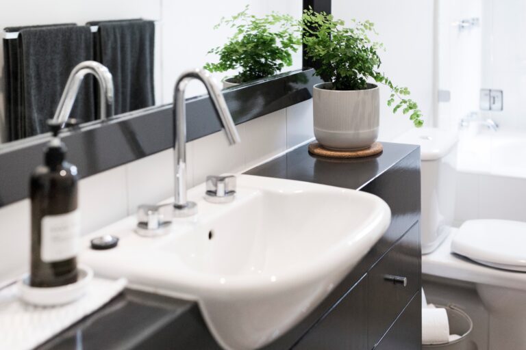 Here’s Your Ultimate Guide to the Do’s and Don’ts of a Bathroom Remodel
