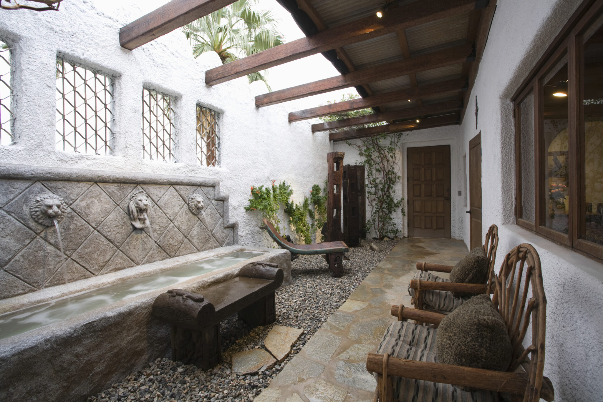 6 Amazing Indoor Water Feature Ideas