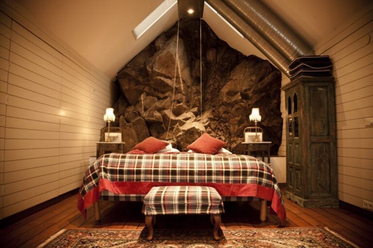 12 Pretty Reasons Plaid Decor is Exactly What You Need